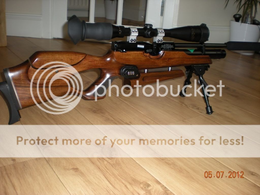 Adjustable butt pad for HW100