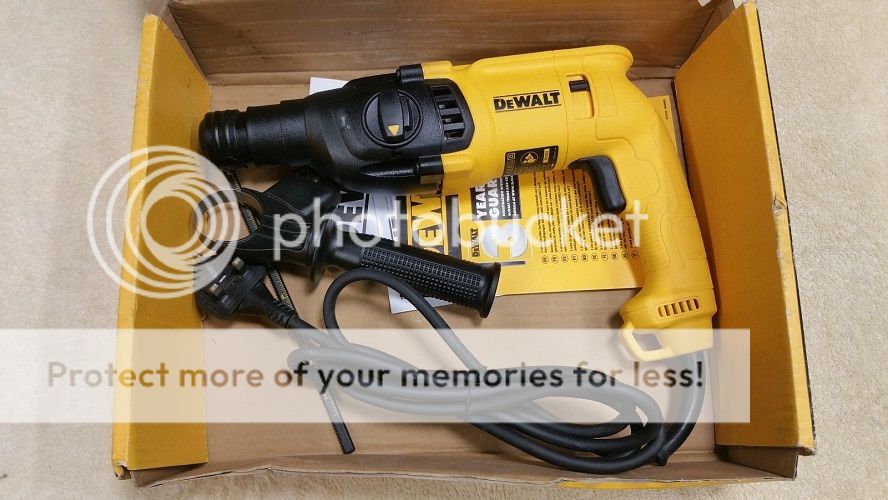 Dewalt D25033 SDS Plus Hammer Drill,...AS NEW..Bargain... | Retrobike